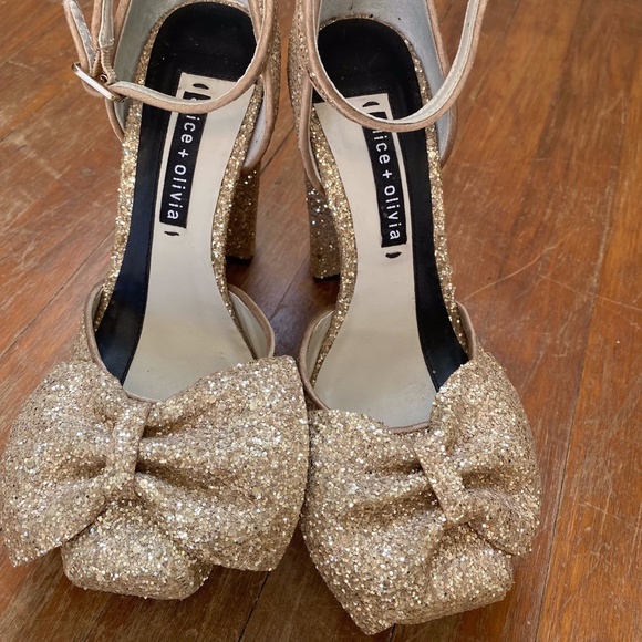 Alice + Olivia | Shoes | Gorgeous Alice And Olivia Gold Glitter ...